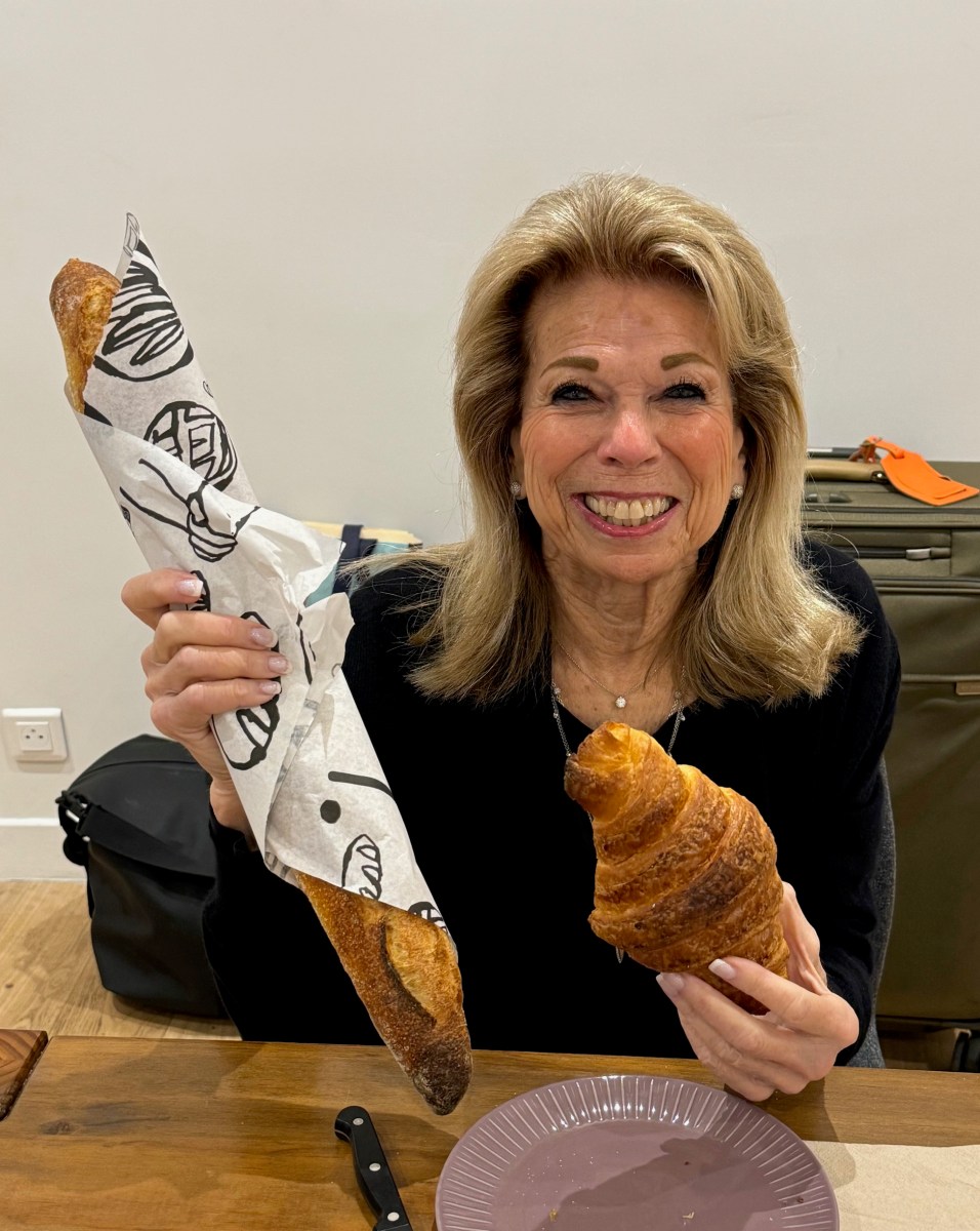 SnackTime With Jen— A Week In Paris With The Mothership, January 15th